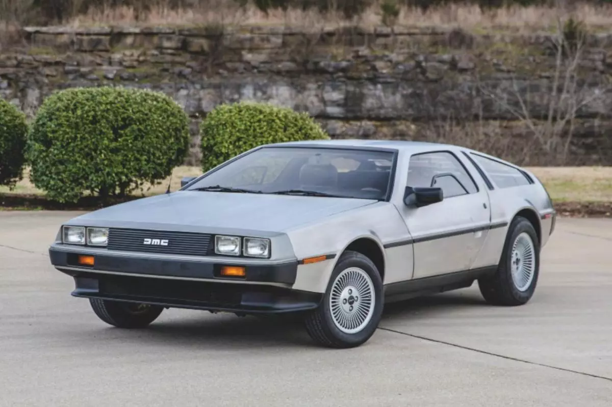 Mobil gedhe sing ora bisa ditindakake, DeLorean DMC-12