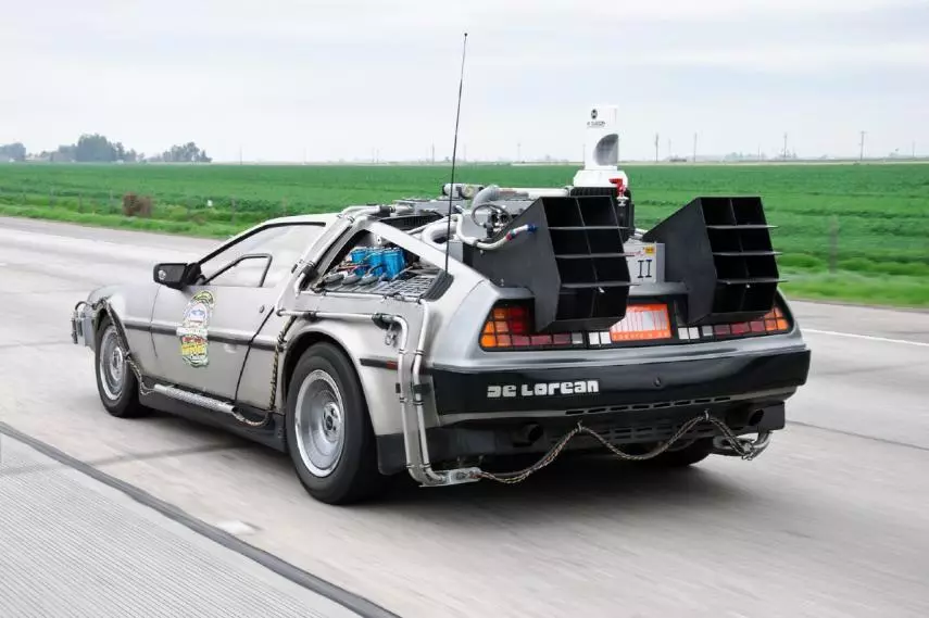 DeLorean DMC-12