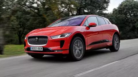 ការធ្វើតេស្ត Jaguar I-Pace EV400 AWD