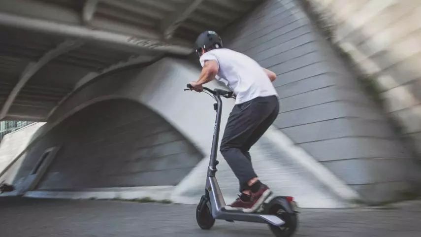 helmet scooter