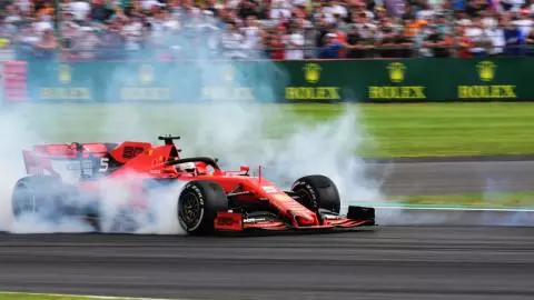 Vettel og Verstappen krasjet i den britiske GP