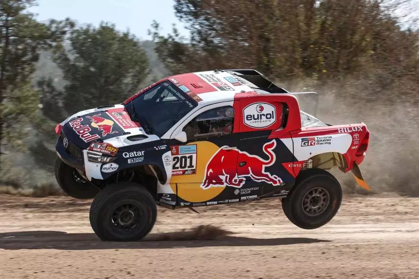 We rijden mee met Nasser Al-Attiyah en Isidre Esteve in hun Dakar-auto's uit 2022