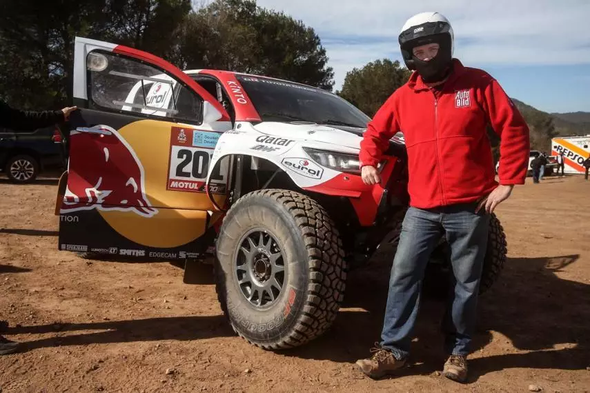 We rijden mee met Nasser Al-Attiyah en Isidre Esteve in hun Dakar-auto's uit 2022