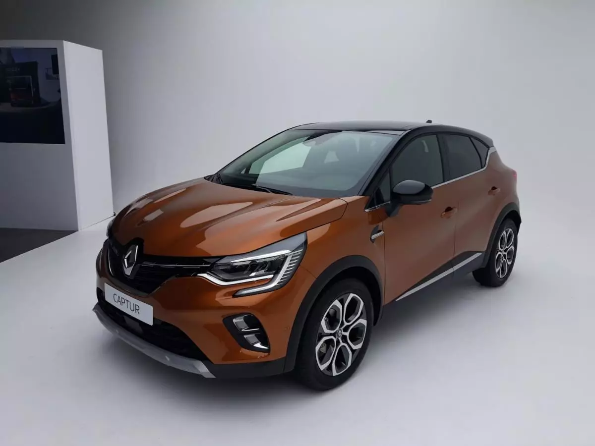 „Renault Captur 2020“, patekome į Ispanijoje pagamintą visureigį su hibridine versija