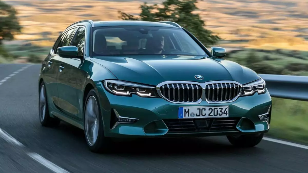 BMW 3 Series Touring 2019, familjari mal-liġi kollha