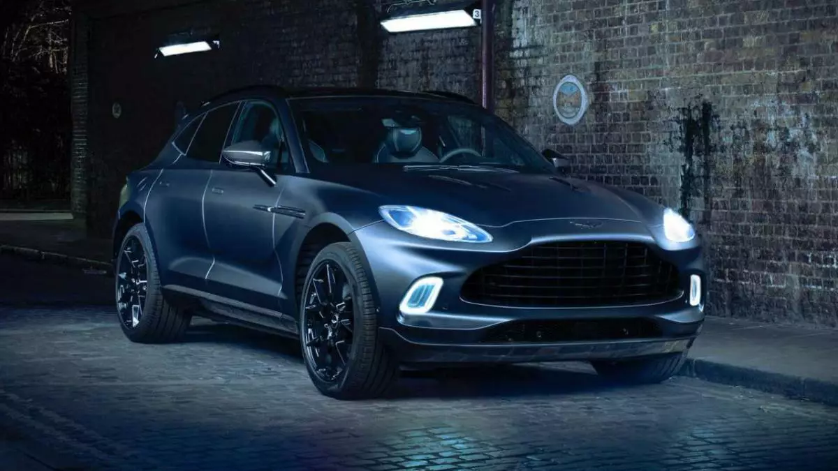 Aston Martin DBX, Женевада болуп көрбөгөндөй таң калыштуу