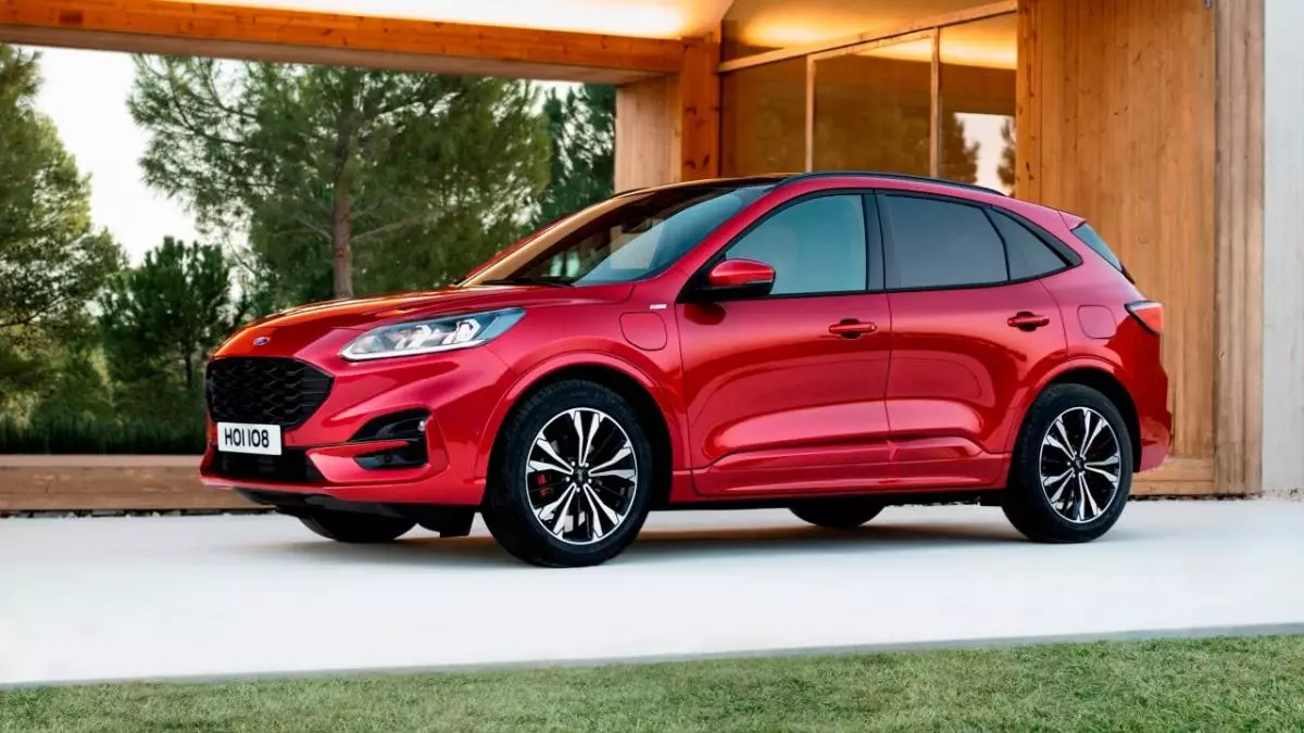 New Ford Kuga 2019: nifşa sêyemîn bi guhertoyên hîbrîd re dest pê dike