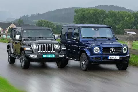 Jeep Wrangler ទល់នឹង Mercedes G-Class