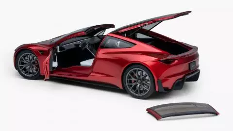 Tesla Roadster eftirmynd