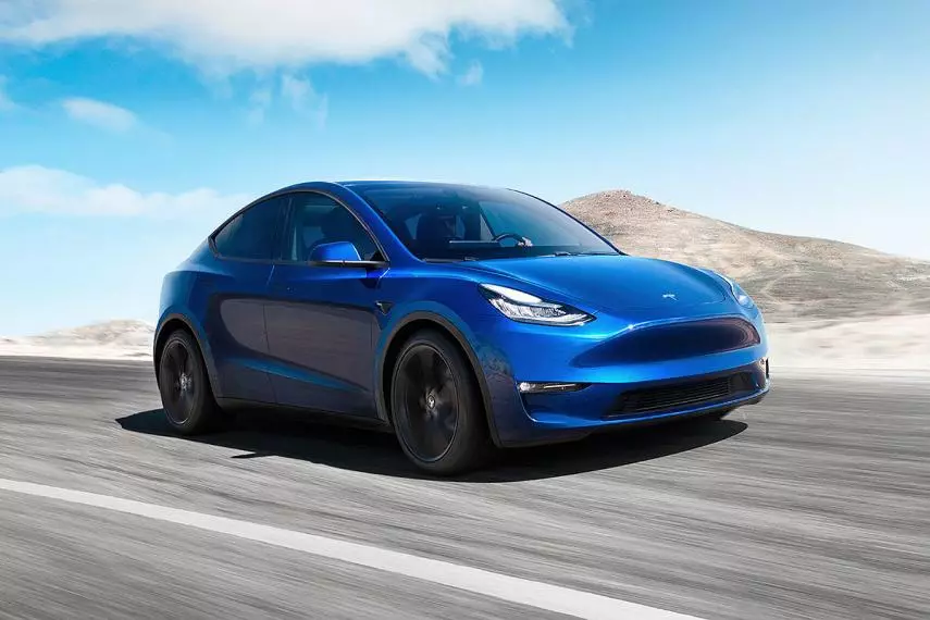 Tesla Model Y'ye bindik