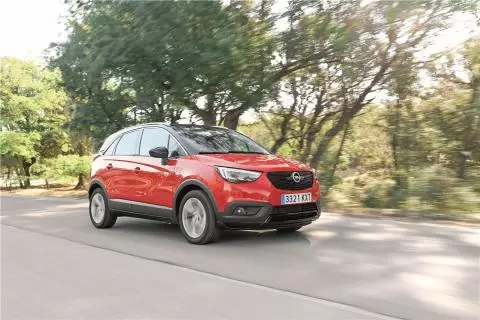 Opel Crossland X 1.2T 110 hp ကို စမ်းသပ်ပါ။