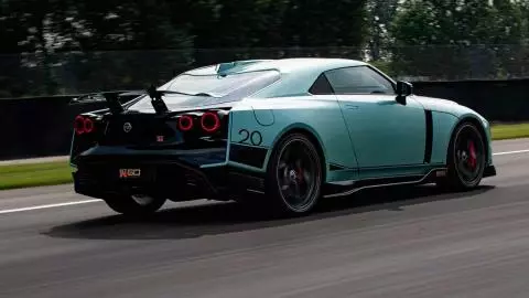 nissan-gtr50-italdesign_cockpit