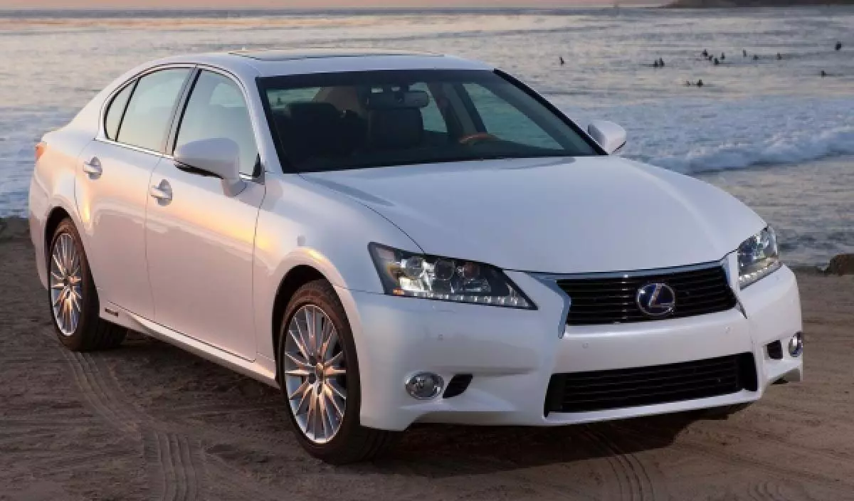 Lexus GS 450h किंमती: 69,000 युरो पासून