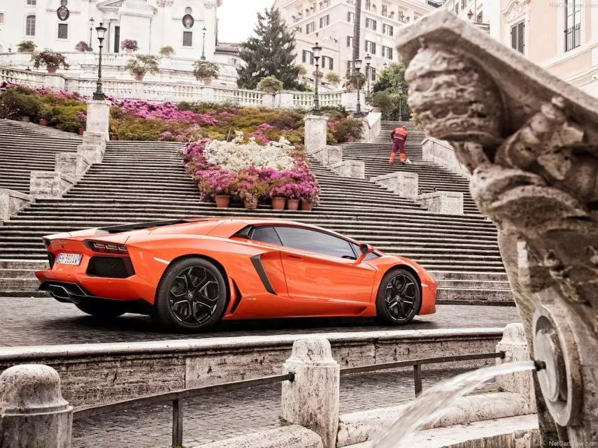 Lamborghini Aventador