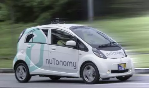 be vairuotojo taksi konkuruoja autonominių automobilių google