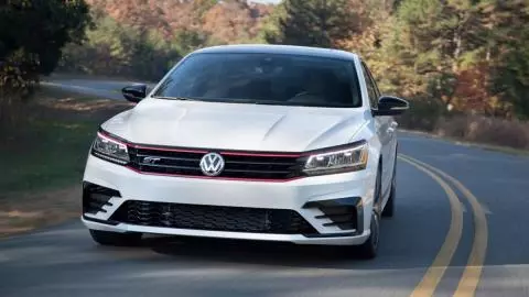 Volkswagen Passat GT अवधारणा