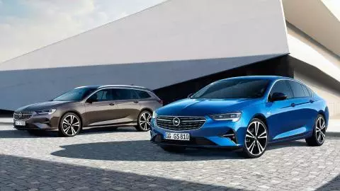 د Opel Insignia 2020