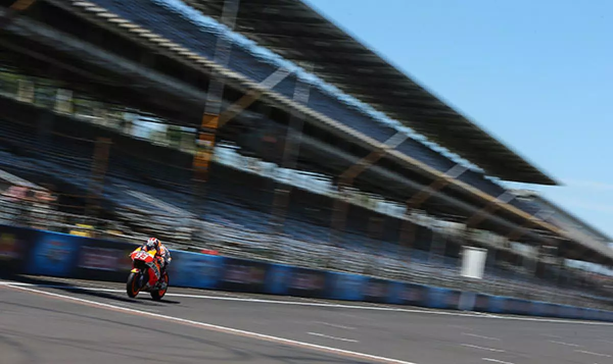 Таснифи MotoGP Indianapolis GP 2015: Маркес шикаст хӯрд