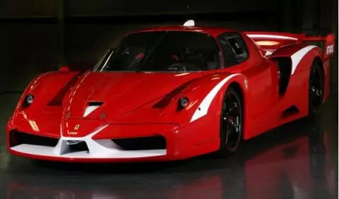 Ferrari FXX Kaliwa sa Harap