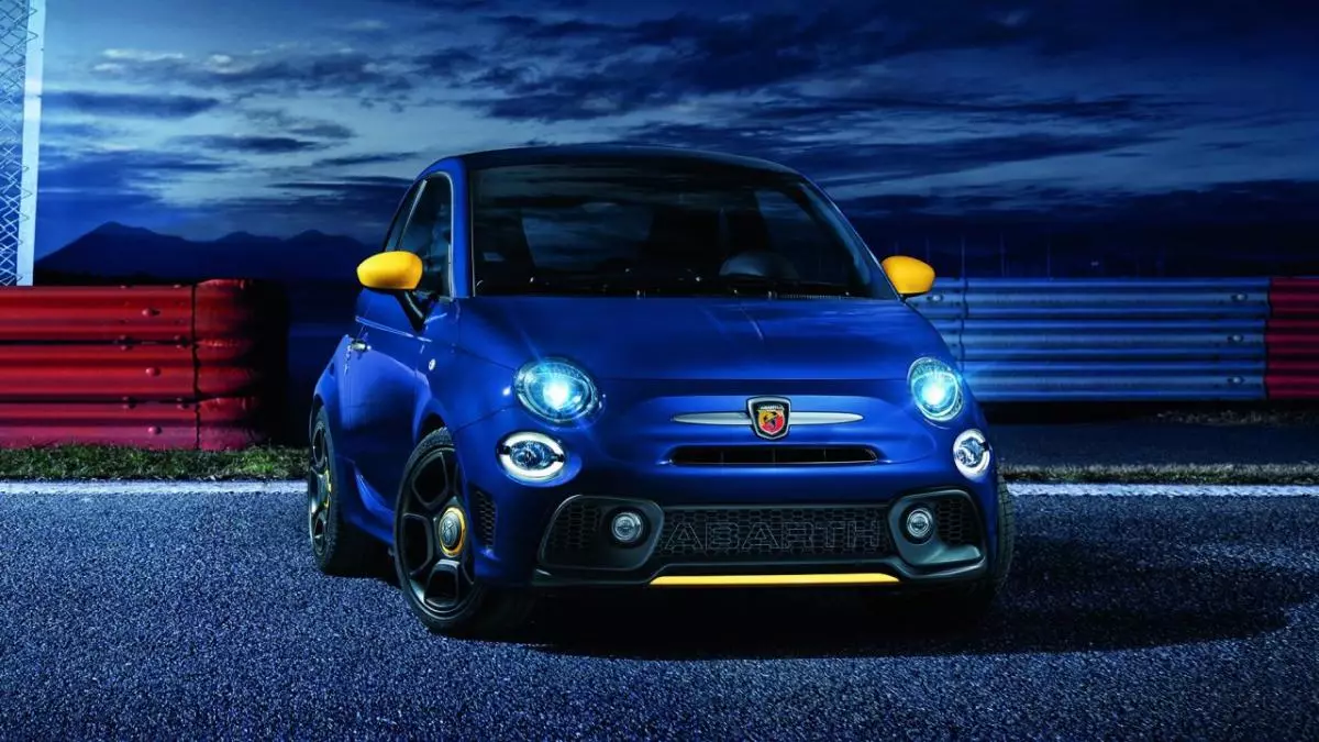 Abarth 595 2019: diapazon kichik o'zgarishlar bilan yangilanadi