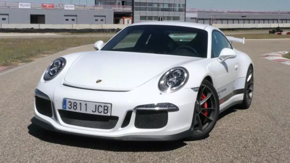 Một chiếc Porsche 911 ba chỗ ngồi! rao bán