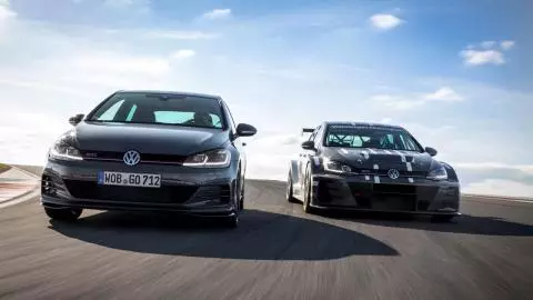 VW ゴルフ GTI TCR