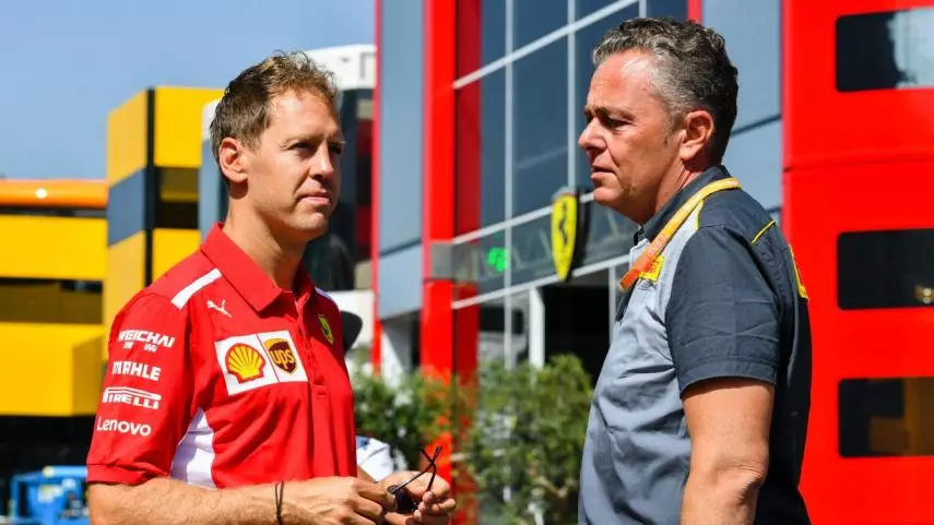 Mario Isola amb Sebastian Vettel