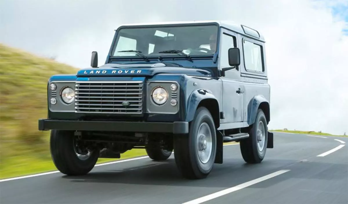 Land Rover Defender 2013: lebih banyak peralatan