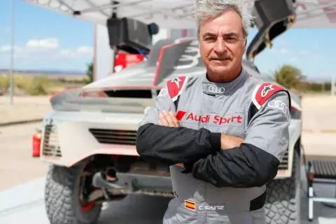 Carlos Sainz ma le Audi o le Dakar 2022