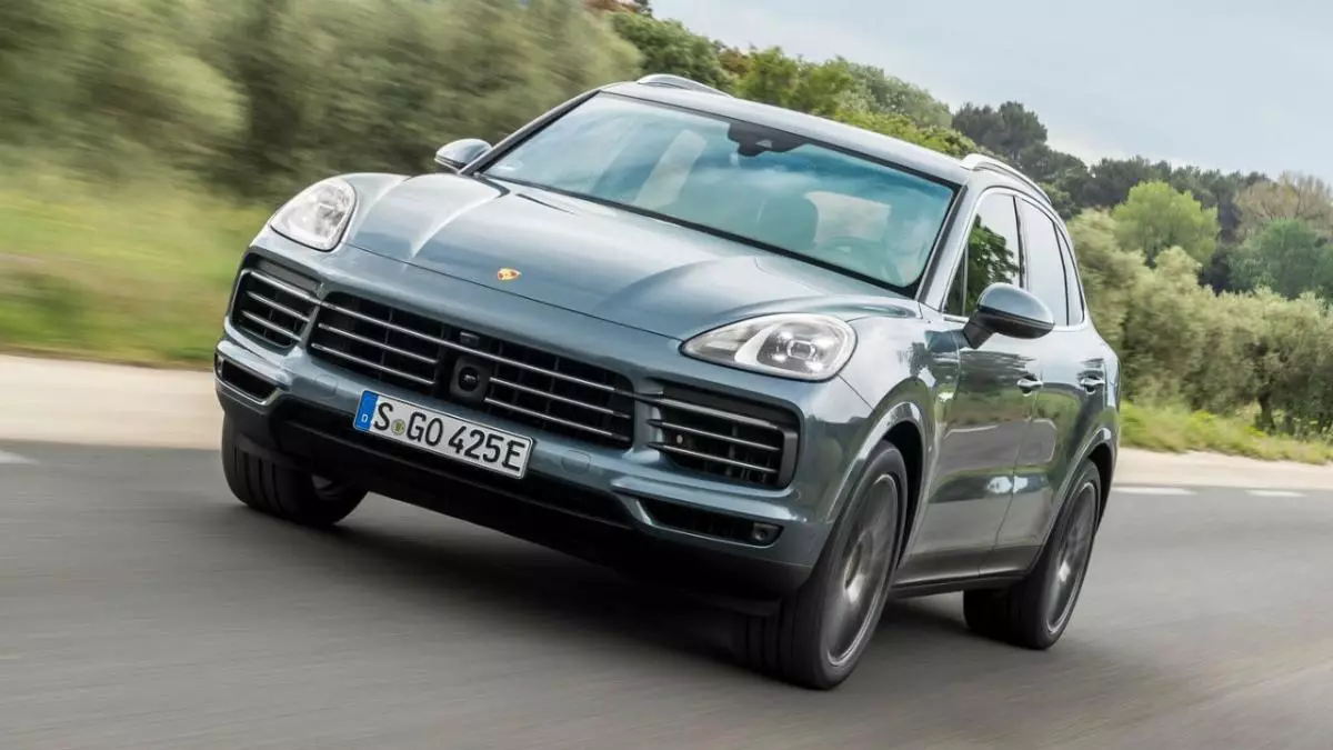 Endi sing luwih apik, Porsche Cayenne Hybrid utawa Audi Q7 e-tron?