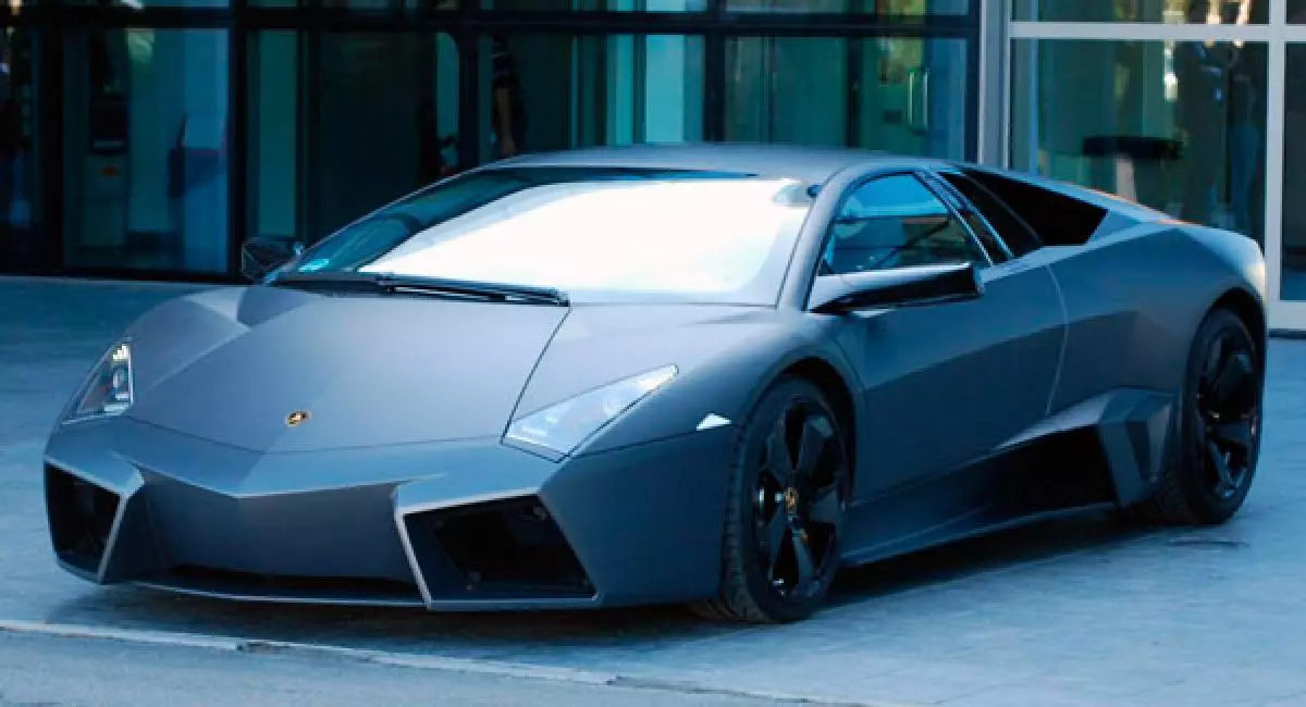 A Lamborghini Reventon د 1.2 ملیون یورو لپاره