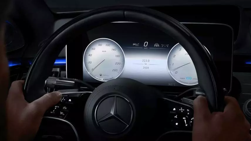 mercedes-s-class-2021_digital-úr