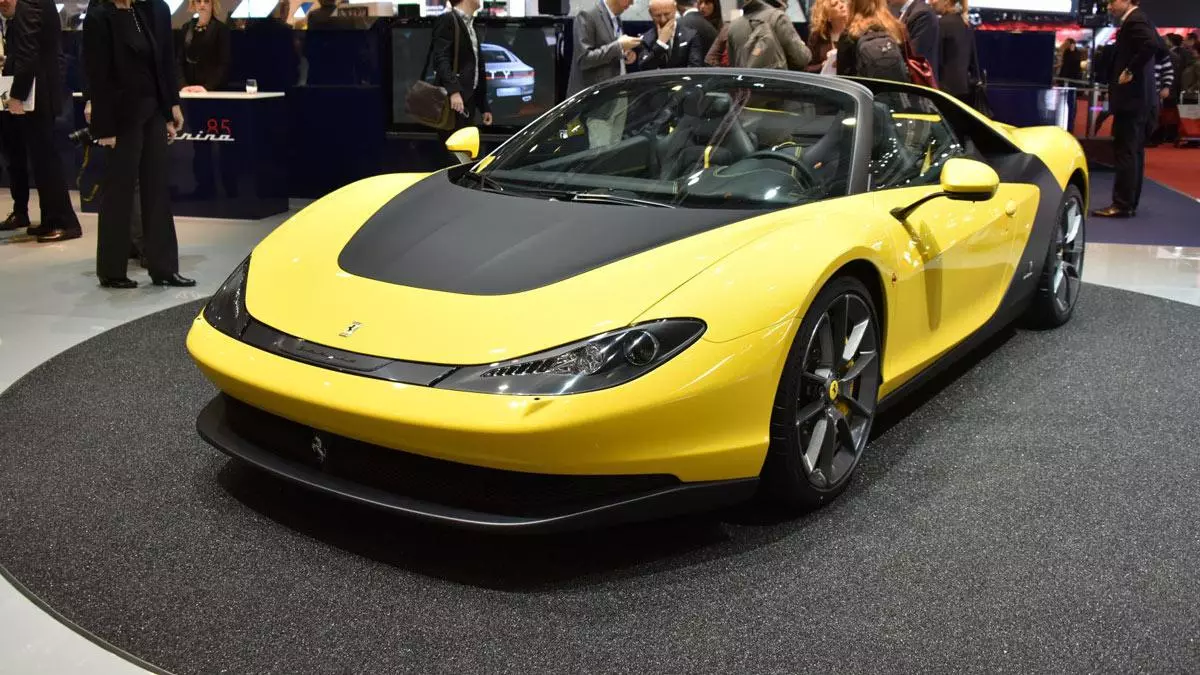 פֿאַר פאַרקויף דעם Ferrari Sergio פֿאַר 3.5 מיליאָן עוראָס