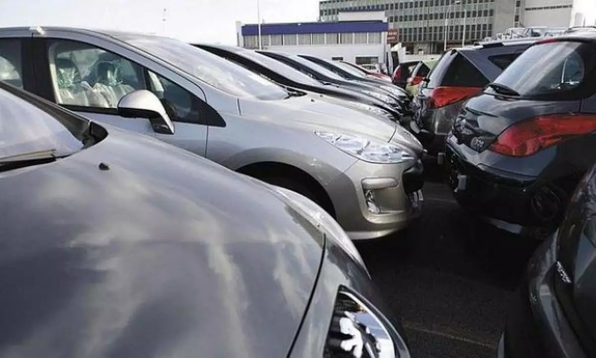 mobil terlaris di bulan april