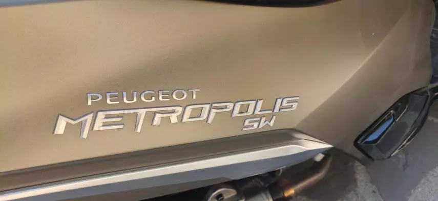 Test Peugeot Metropolis SW, 400 cc thiab ntau lub cev