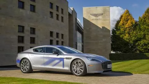 Aston Martin Rapide koronto