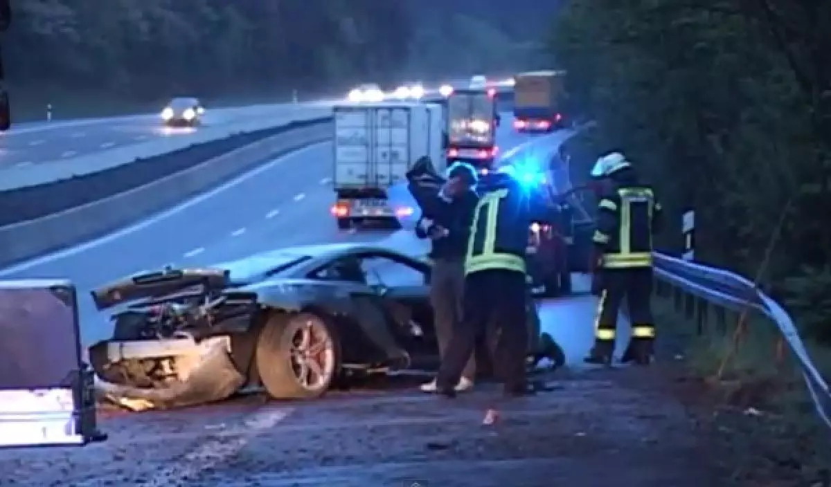 MP4-12C, Viper og Corvette, slasaður í Þýskalandi