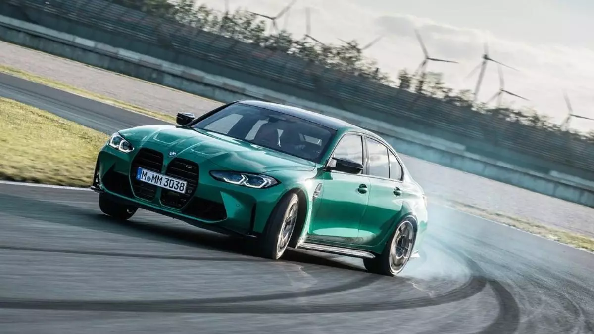 The BMW M3, mma n'azụ ma ọ bụ integral traction?