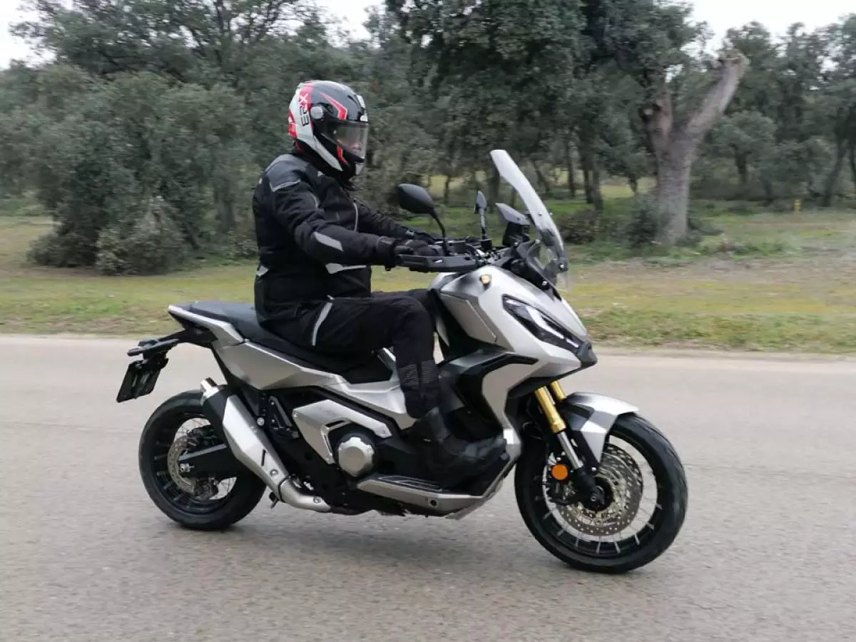 Δοκιμή Honda X-ADV 2021: ξεκαρδιστικό μισό σκούτερ, μισό μονοπάτι, επίσης για το Α2