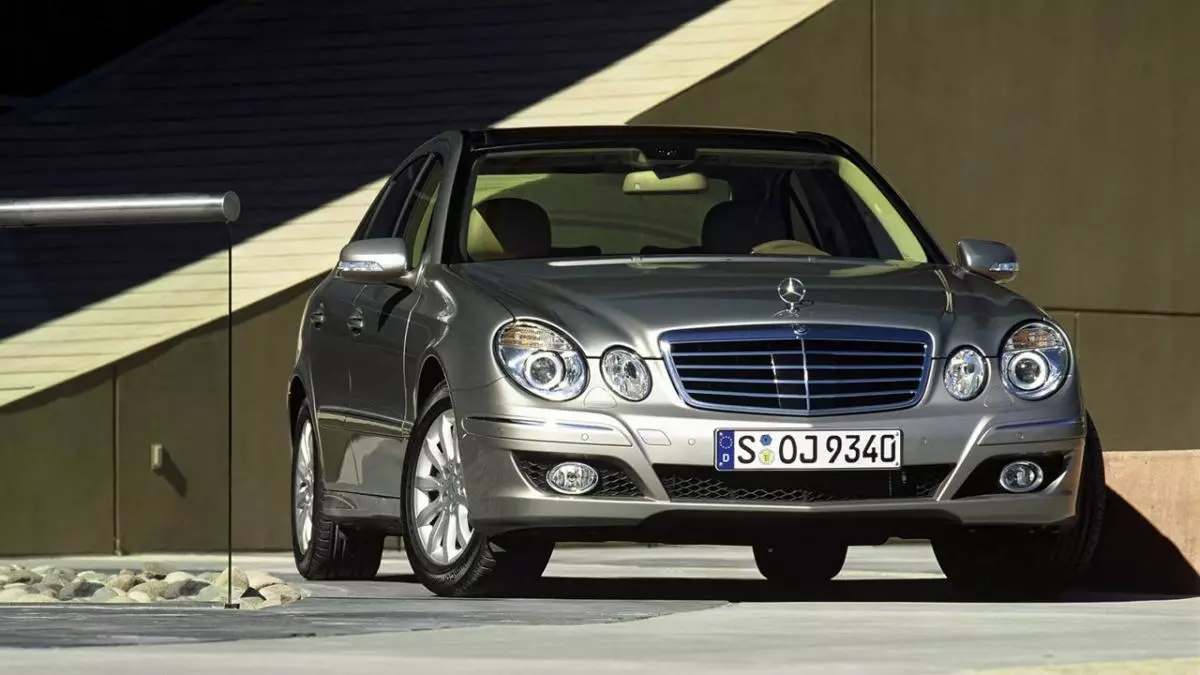 Mercedes E-Class, ho anay ity no taranaka tsara indrindra