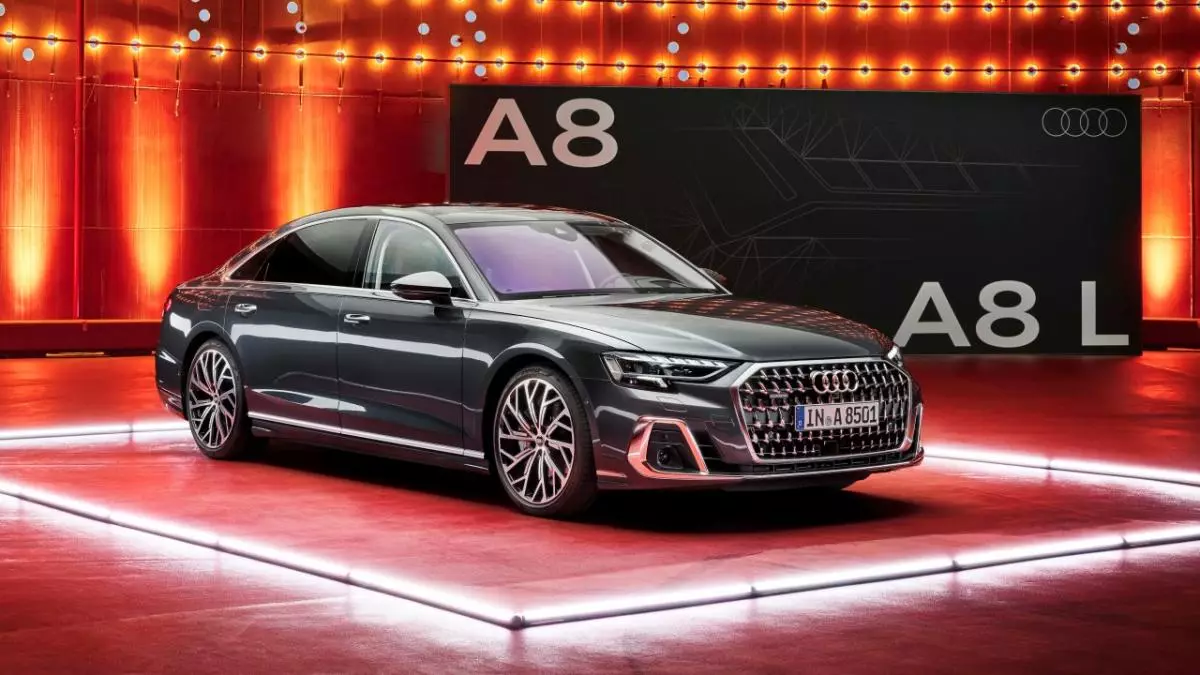 Audi A8 2022: paradni konj je prenovljen