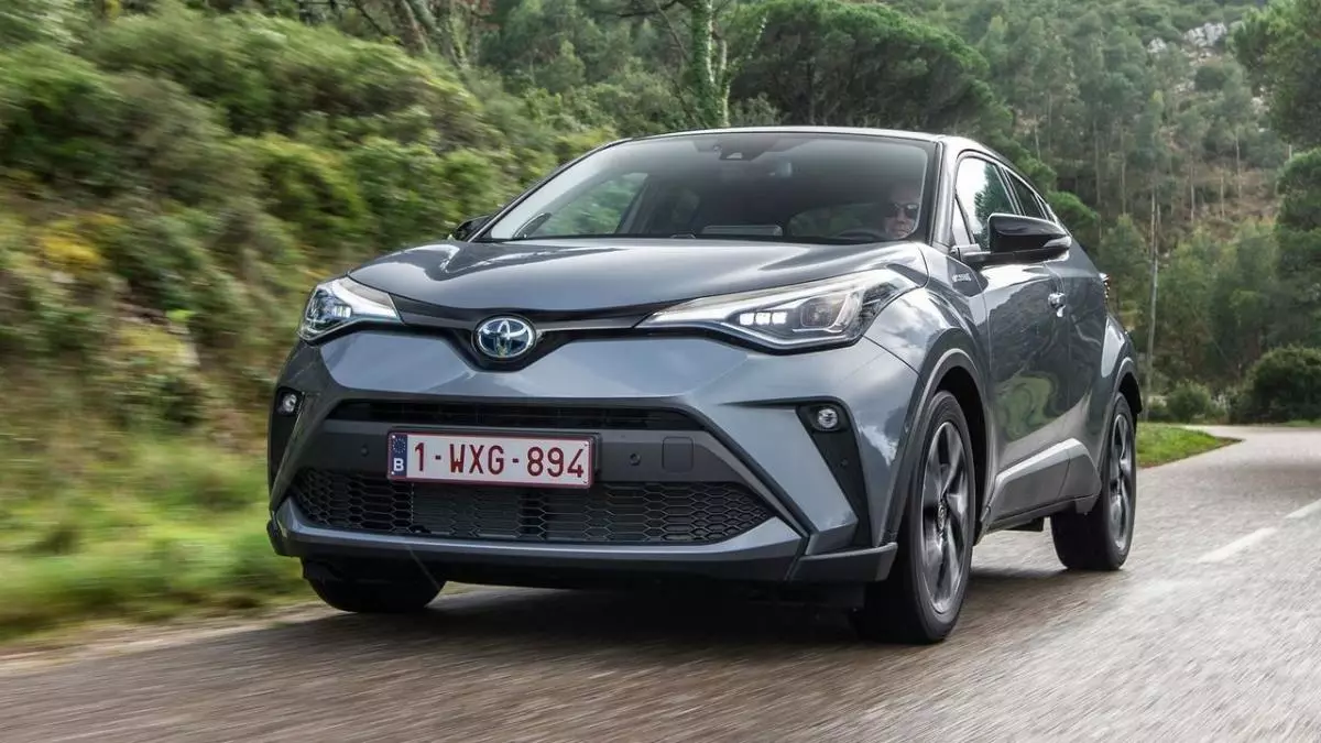 Toyota C-HR 180H Thử nghiệm trước