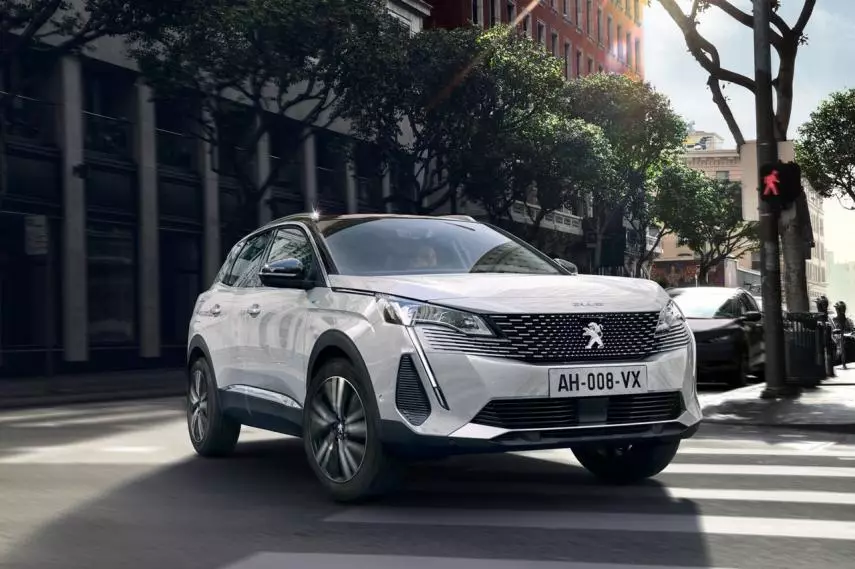 Cei mai răi 5 rivali ai Kia Sportage 2022 Peugeot 3008