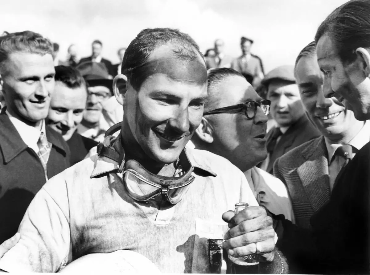 Stirling Moss, nhà vô địch F1 lịch sử chưa đăng quang, qua đời