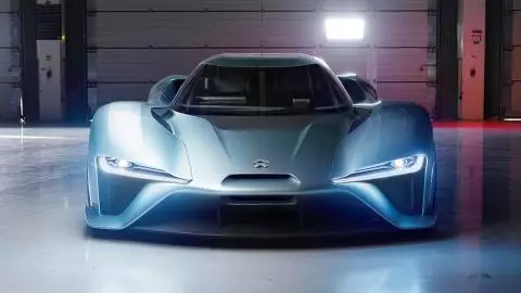 NextEV Nio EP9 - Ia SANGAT besar