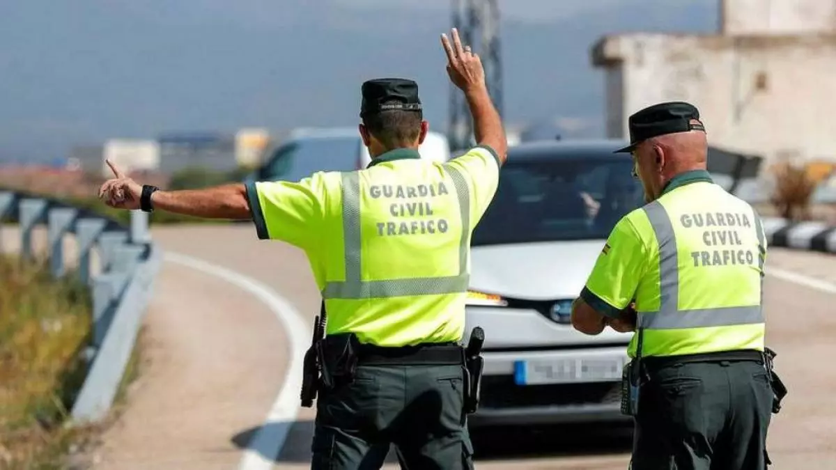 Ao cárcere por mercar a quilómetros de casa varias veces ao día