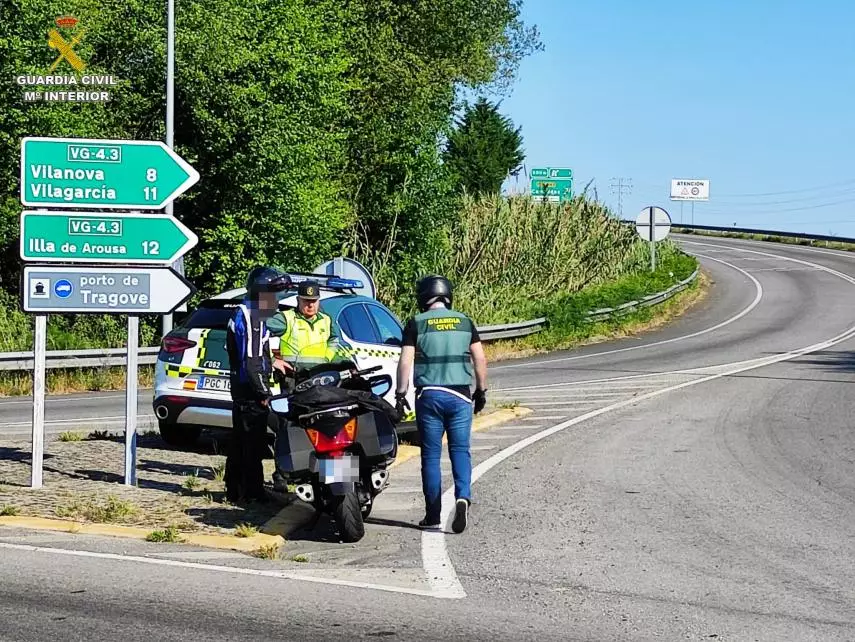 maskēti motocikli