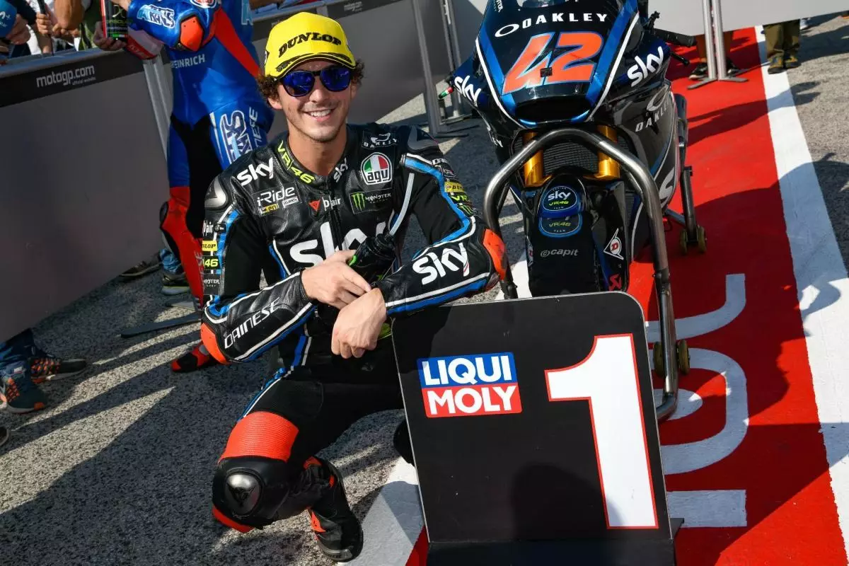 Misano Moto2 Race 2018: Bagnaia walks in front of his fans