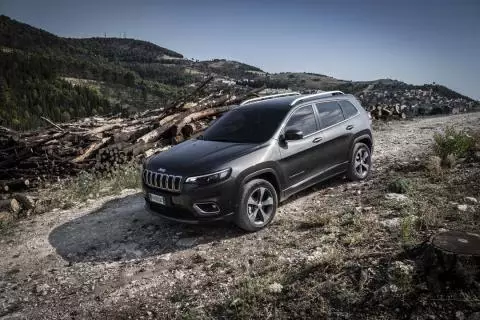 2018 Jeep Cherokee թեստային պատկերասրահ