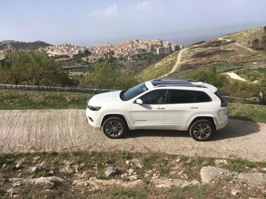 2018 Jeep Cherokee פּרובירן גאַלעריע